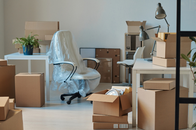 Mobile Storage Units Are an Excellent Option For Commercial Moving | EZ ...